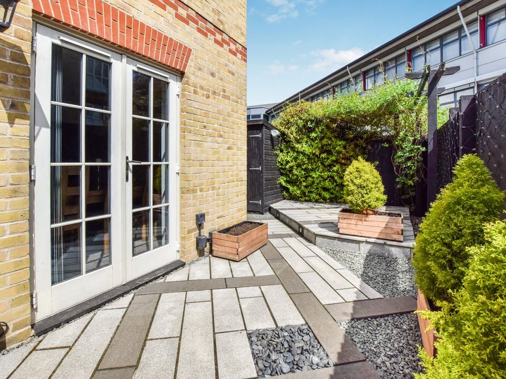 2 bed end terrace house for sale in Temple Place, Huntingdon PE29 - Zoopla