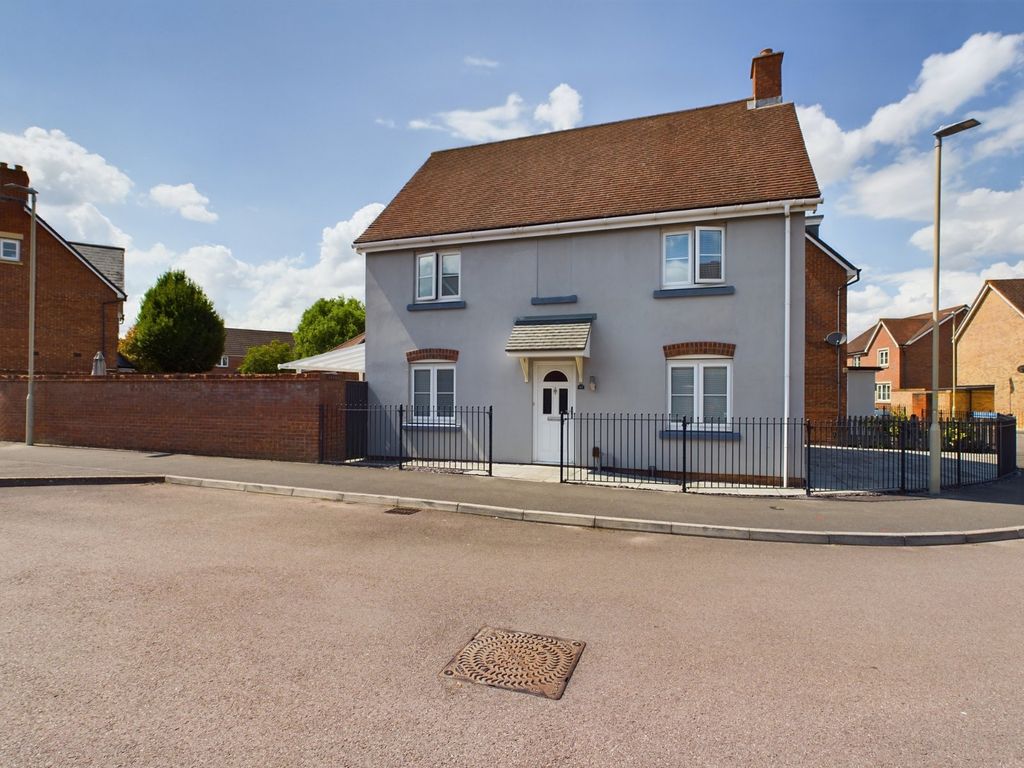 4 Bed Detached House For Sale In Holbeach Drive Kingsway Quedgeley
