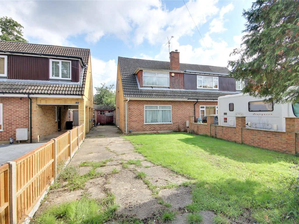 3 Bed Semi Detached House For Sale In Ladywood Avenue Farnborough