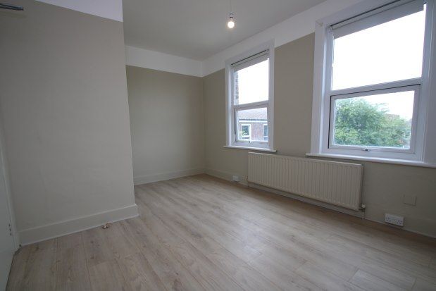 Room to rent in Dermody Road, London SE13 - Zoopla