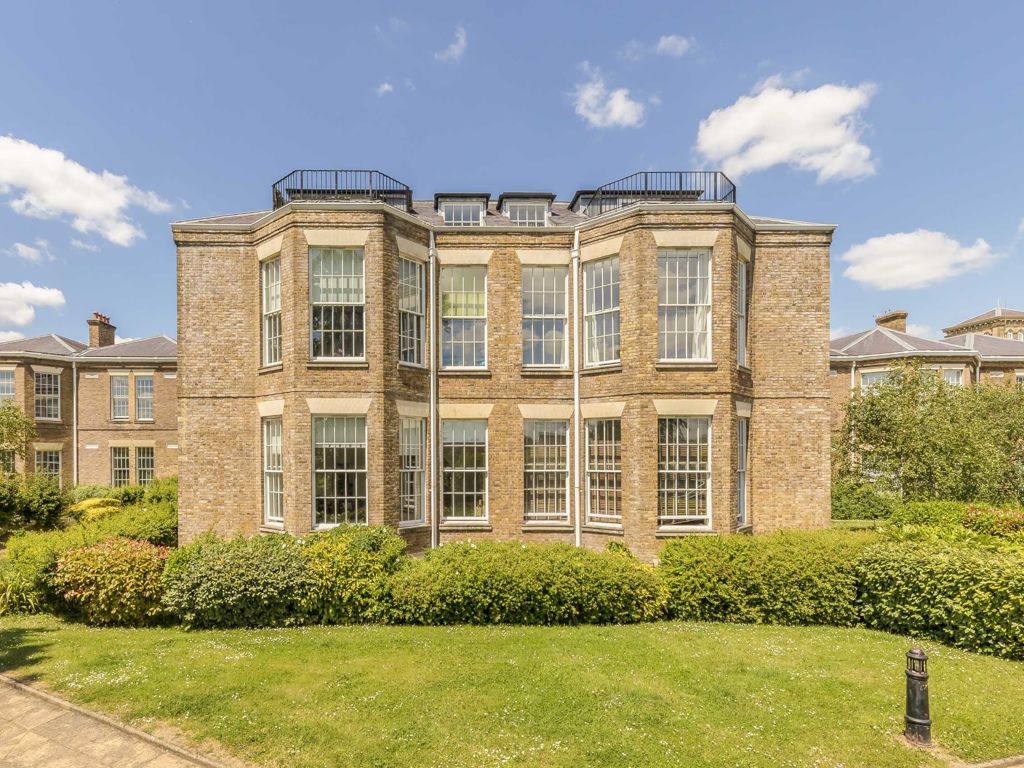 3 bed flat for sale in Royal Drive, London N11, £625,000 - Zoopla