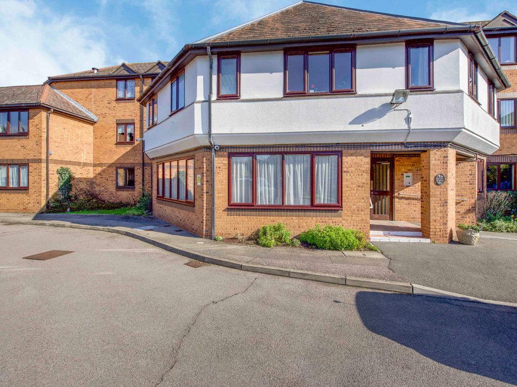 1 bed flat for sale in Leaside Court, The Larches, Hillingdon UB10 - Zoopla