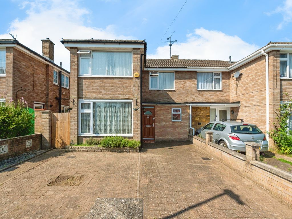 3 bed semi-detached house for sale in Clydesdale Road, Luton ...