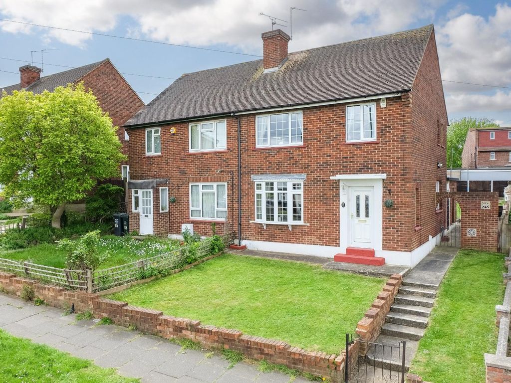 3 bed semi-detached house for sale in Henderson Drive, Dartford DA1, £400,000 - Zoopla