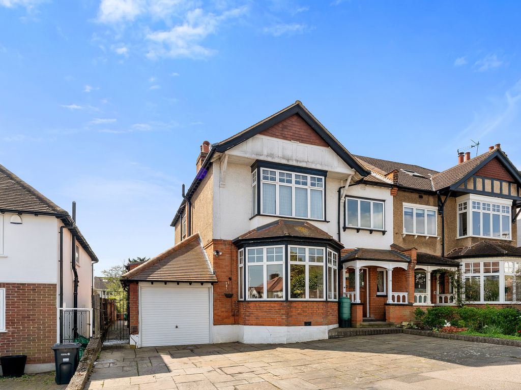 4 Bed Semi Detached House For Sale In Monkhams Drive Woodford Green