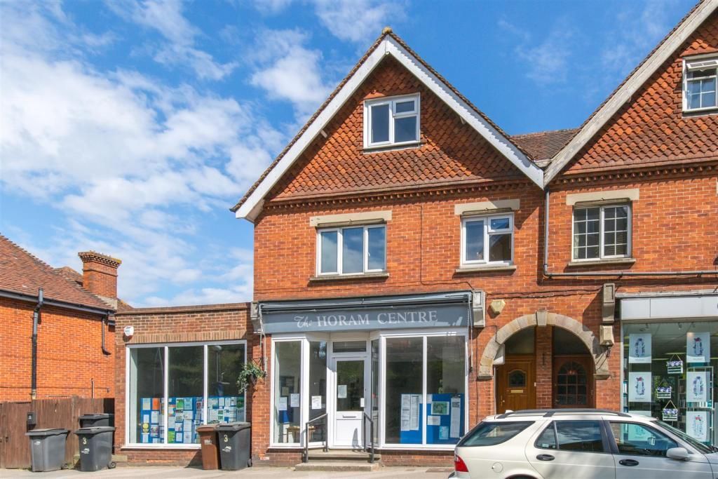 3 bed flat to rent in High Street, Horam, Heathfield TN21, £1,400 pcm ...