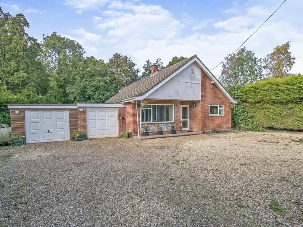 3 bed detached bungalow for sale in Lower Street, Southrepps, Norwich ...