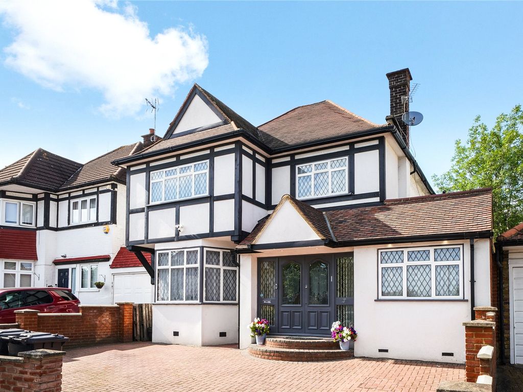4 bed link detached house for sale in Hazel Gardens, Edgware HA8, £ ...