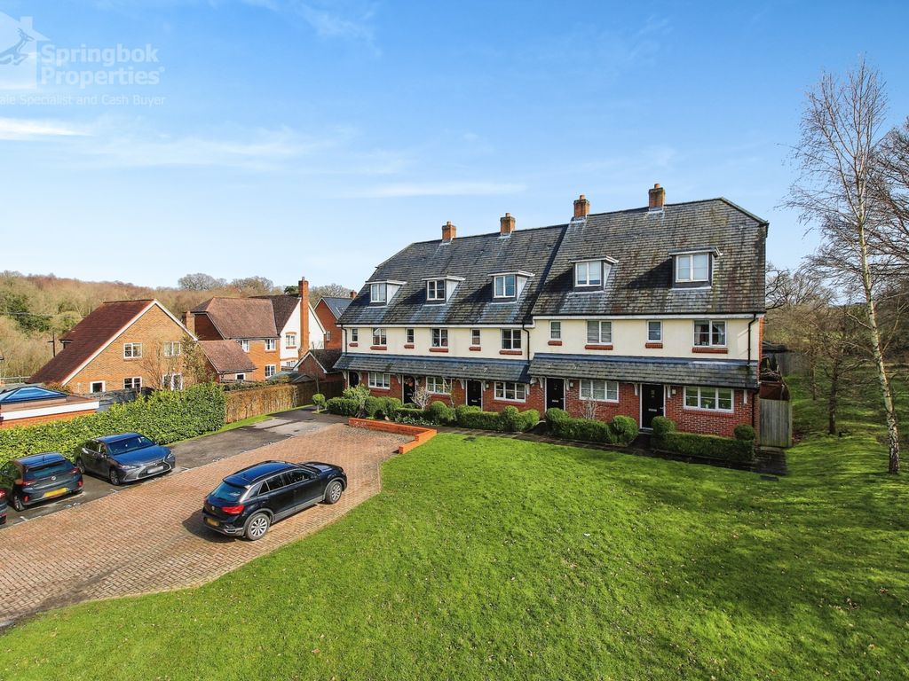 4 Bed Terraced House For Sale In Old Common Way Uckfield East Sussex