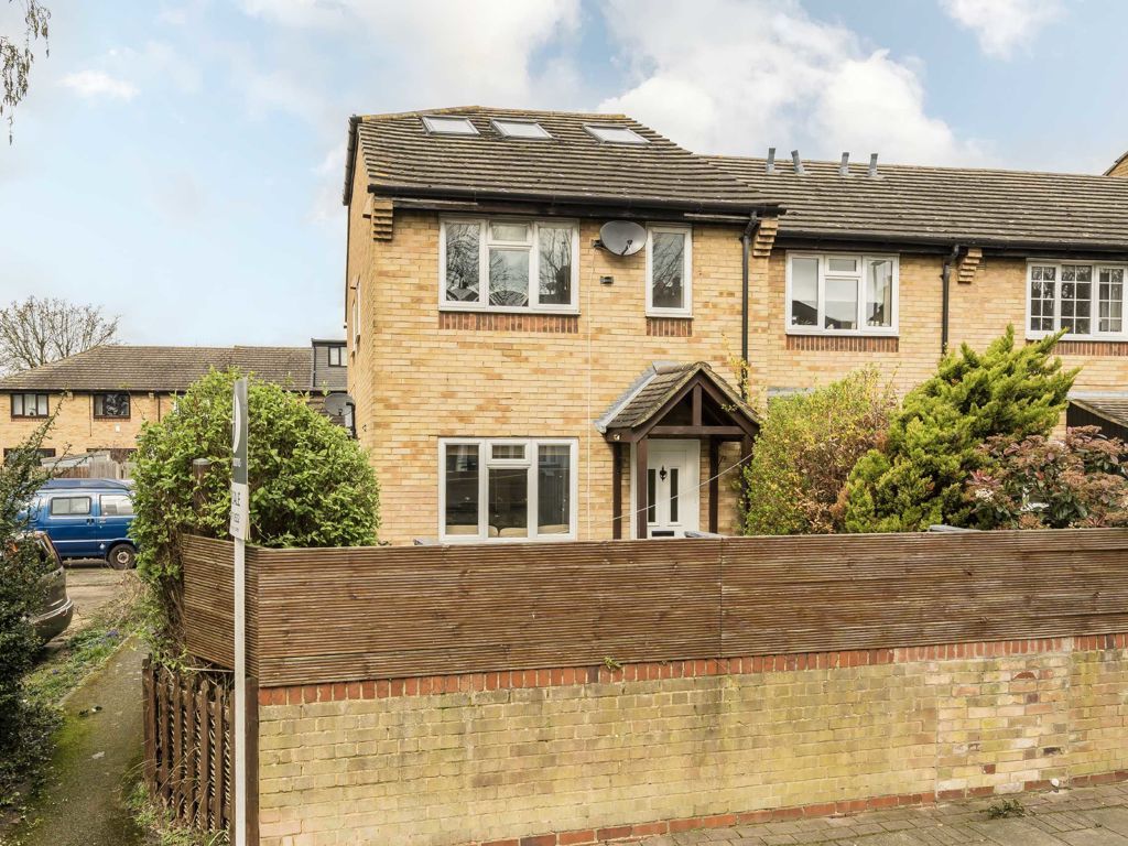 2 bed property for sale in Rectory Lane, London SW17, £525,000 - Zoopla