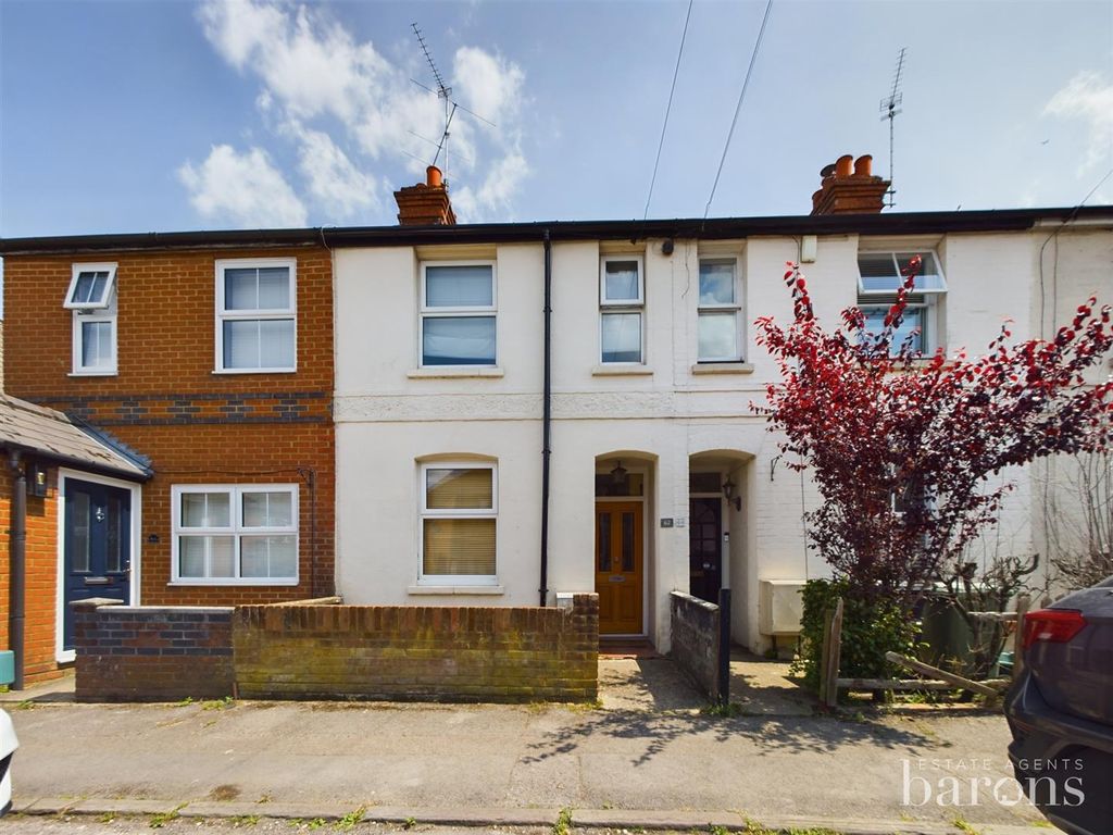2 bed terraced house for sale in Queens Road, Basingstoke RG21 - Zoopla