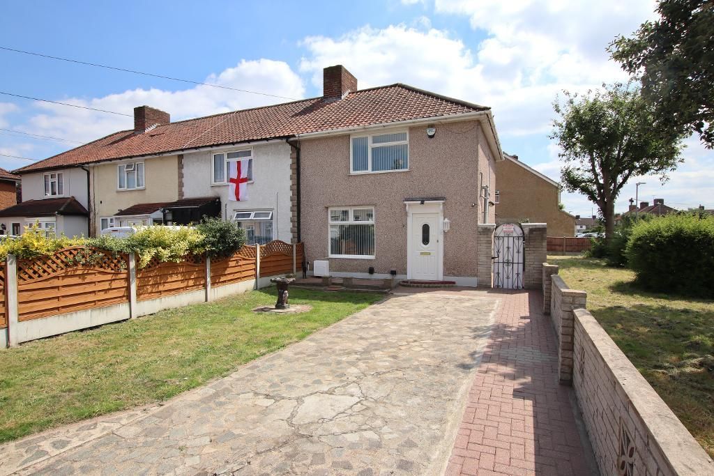 3 Bed End Terrace House To Rent In Turnage Road Dagenham Essex Rm8 £