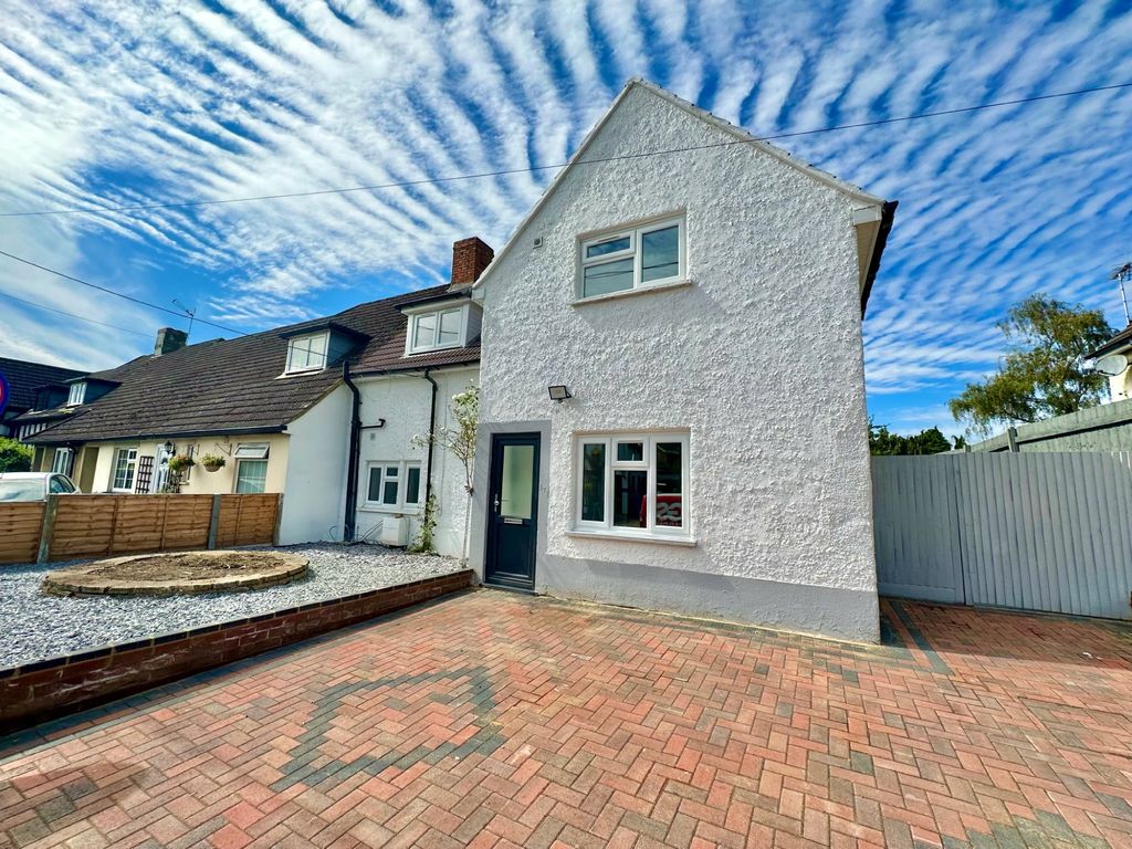 4 Bed End Terrace House For Sale In Frimley Green Road Frimley Green