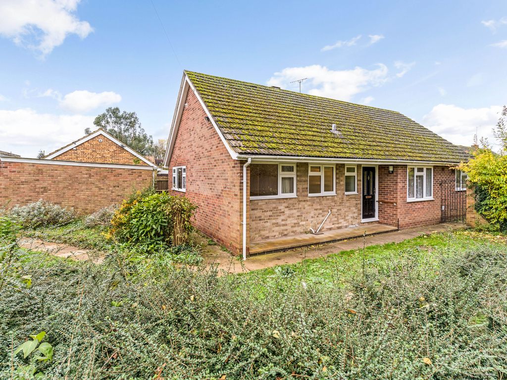 3 bed bungalow for sale in Astrop Road, Middleton Cheney, Banbury OX17 ...