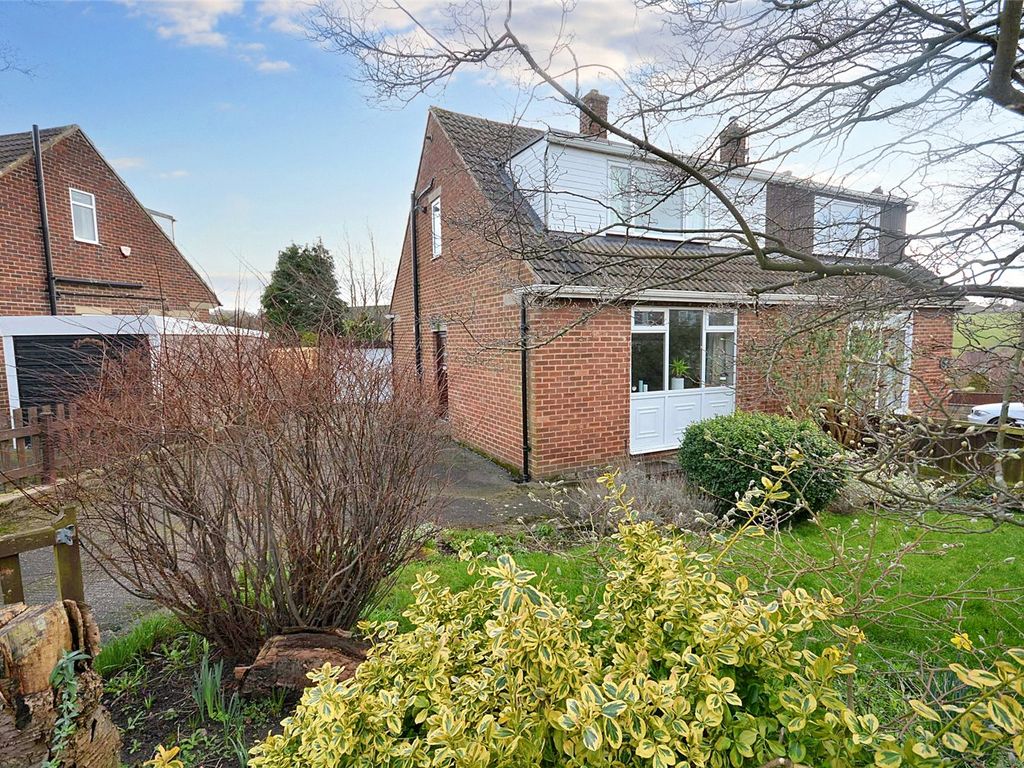 3 Bed Semi Detached House For Sale In Chatsworth Fall Pudsey West