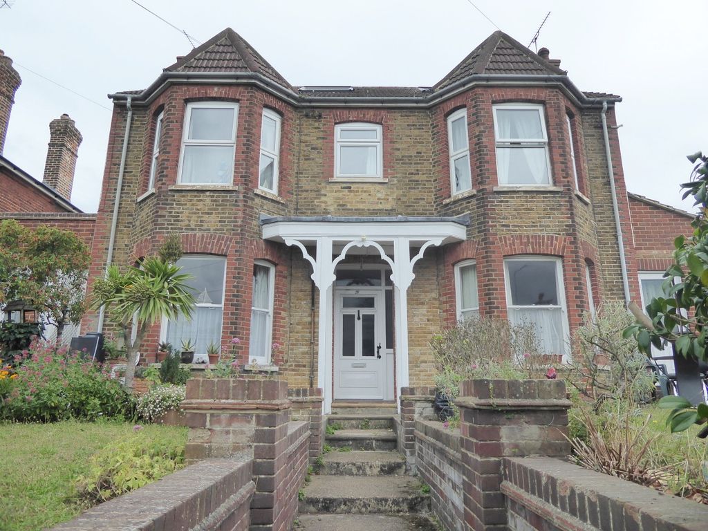 Studio to rent in Castle Road, Whitstable CT5 - Zoopla