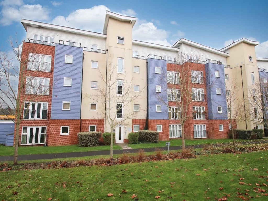 2 bed flat for sale in Alexander Square, Eastleigh SO50, £180,000 - Zoopla