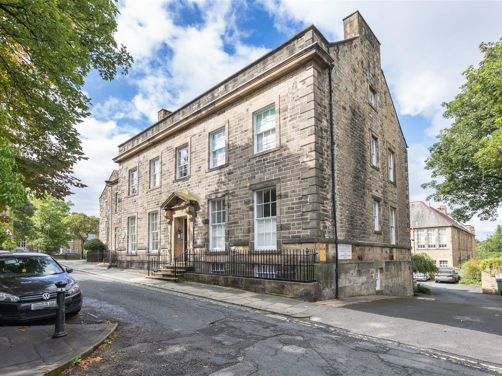 2 bed flat for sale in High Street, Lancaster LA1, £145,000 - Zoopla