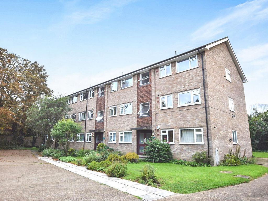 2 Bed Flat To Rent In Cavendish Road Colliers Wood London Sw19 £