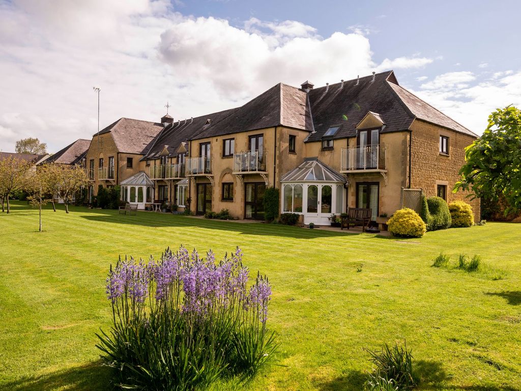 2 bed flat for sale in Hospital Road, Moreton-In-Marsh GL56 - Zoopla
