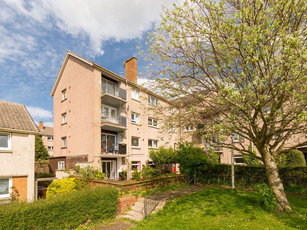 1 Bed Flat For Sale In 12 3 Oxgangs Crescent Oxgangs Eh13 £110 000