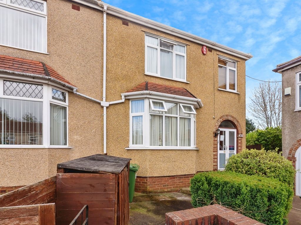 4 bed end terrace house for sale in Hawthorn Avenue, Hanham, Bristol ...