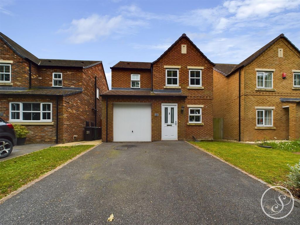 3 bed detached house for sale in Elm Drive, Leeds LS14, £325,000 - Zoopla