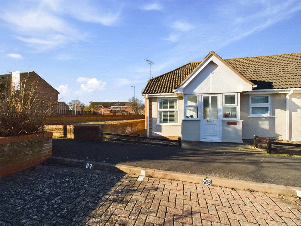 2 Bed Bungalow For Sale In Cornfield Drive Hardwicke Gloucester