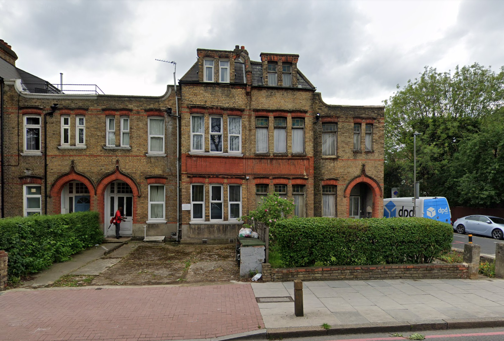 Studio to rent in Trinity Road, London SW17 - Zoopla