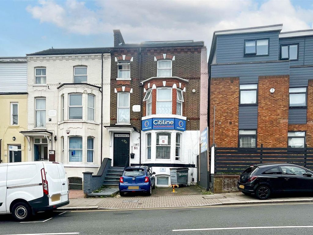 Studio for sale in Cardiff Road, Luton LU1, £50,000 - Zoopla