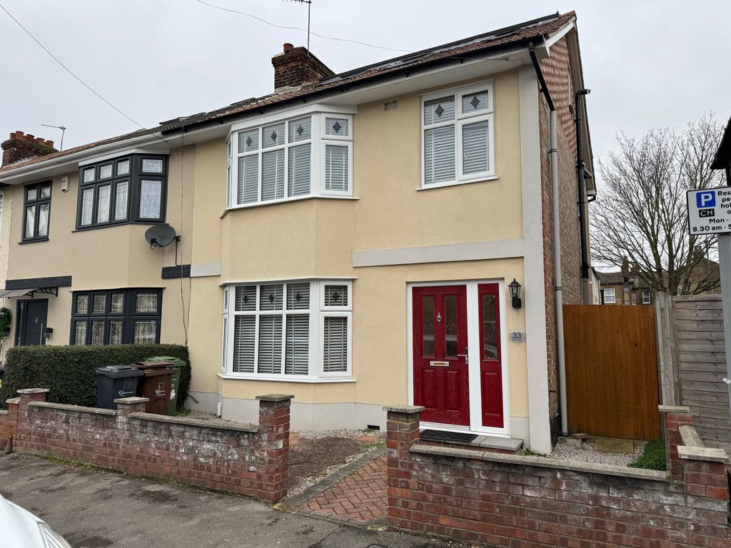 5 Bed End Terrace House For Sale In Eric Road Chadwell Heath Rm6 £