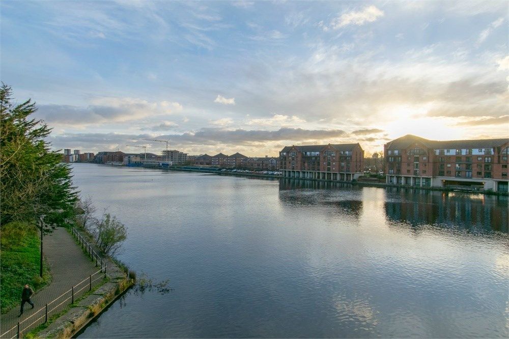 2 bed flat to rent in City Wharf, Atlantic Wharf, Cardiff CF10, £1,350 ...