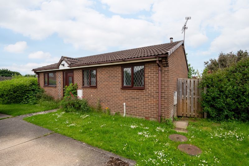 2 Bed Bungalow For Sale In Hartland Avenue Sothall Sheffield S20 £