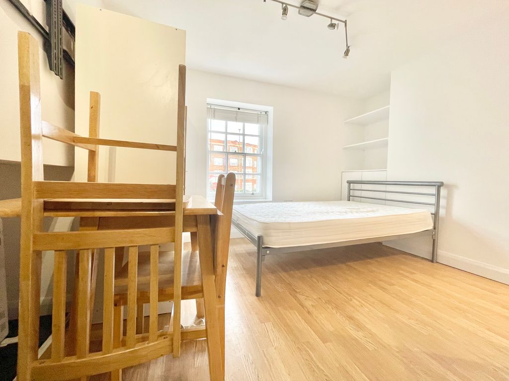 Studio to rent in The Burroughs, London NW4, £975 pcm - Zoopla