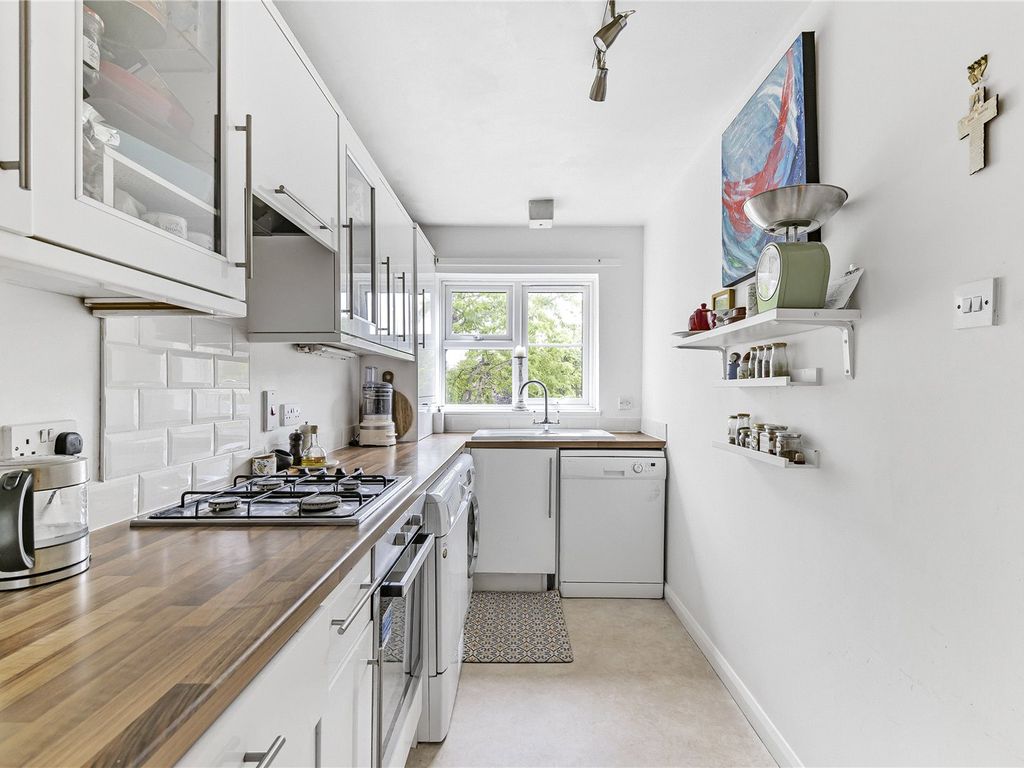 1 bed flat for sale in Alexander Court, Hannay Lane, London N8, £ ...