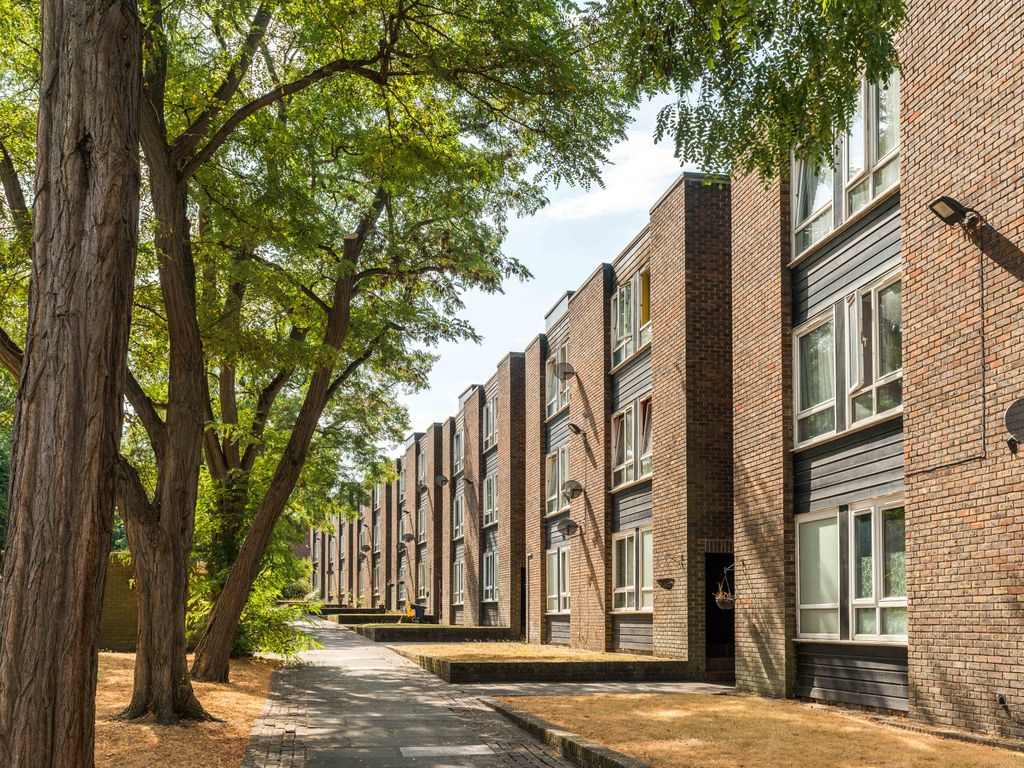 1 bed flat for sale in Harfield Gardens, Grove Lane, London SE5 - Zoopla