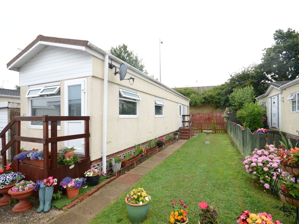 1 bed mobile/park home to rent in Mere Oak Park, Three Mile Cross ... 1 bed mobile/park home to rent in Mere Oak Park, Three Mile Cross ...
