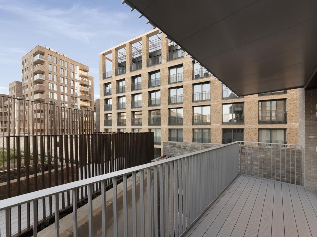 2 bed flat to rent in Manuscript Court, Paragon Square, London WC1X, £ ...