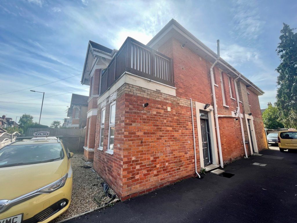 1 bed flat to rent in Capstone Road, Bournemouth BH8 - Zoopla