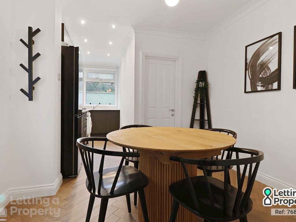 2 bed flat to rent in Clements Road, London, Greater London E6, £2,000 ...