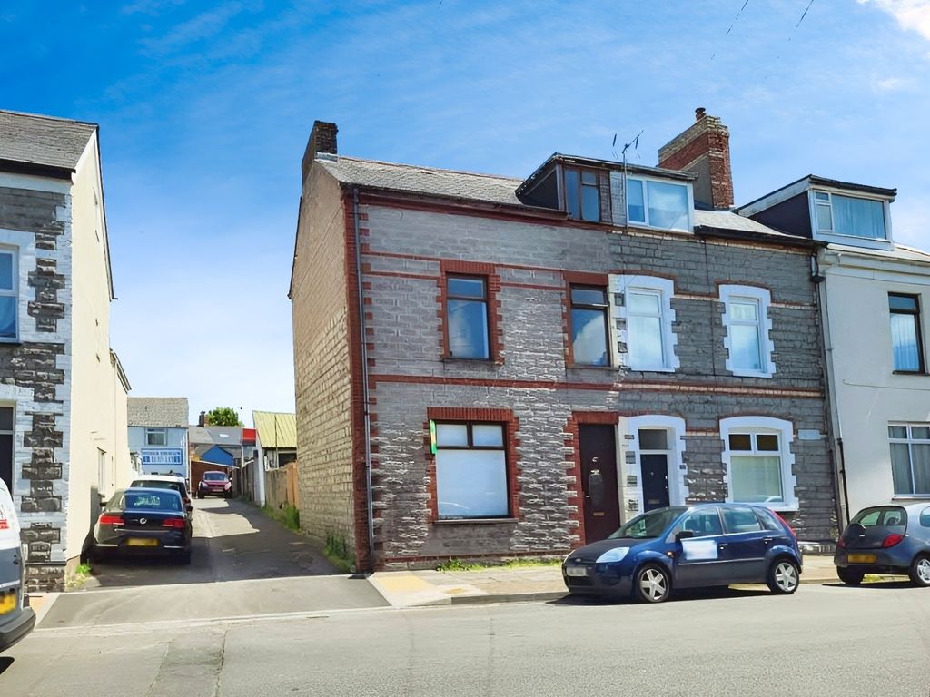 5 bed end terrace house for sale in High Street, Penarth CF64, £300,000 ...