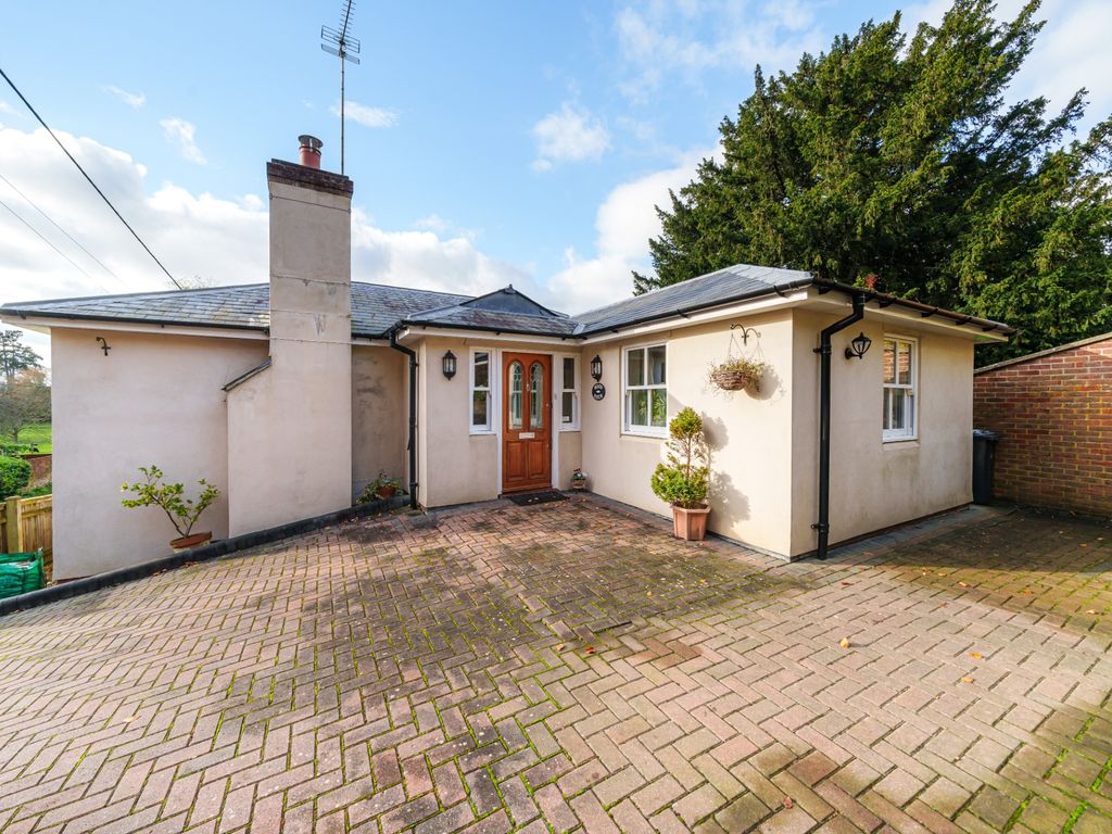 3 Bed Detached House For Sale In Newbury Hill Penton Mewsey Andover