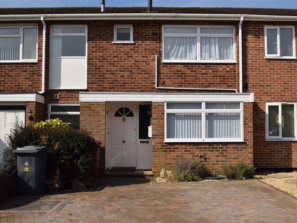 3 Bed Terraced House To Rent In Caversham Park Village Caversham