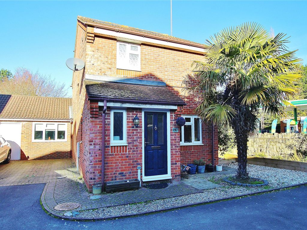 4 Bed Link Detached House For Sale In West End Woking Surrey Gu24 £