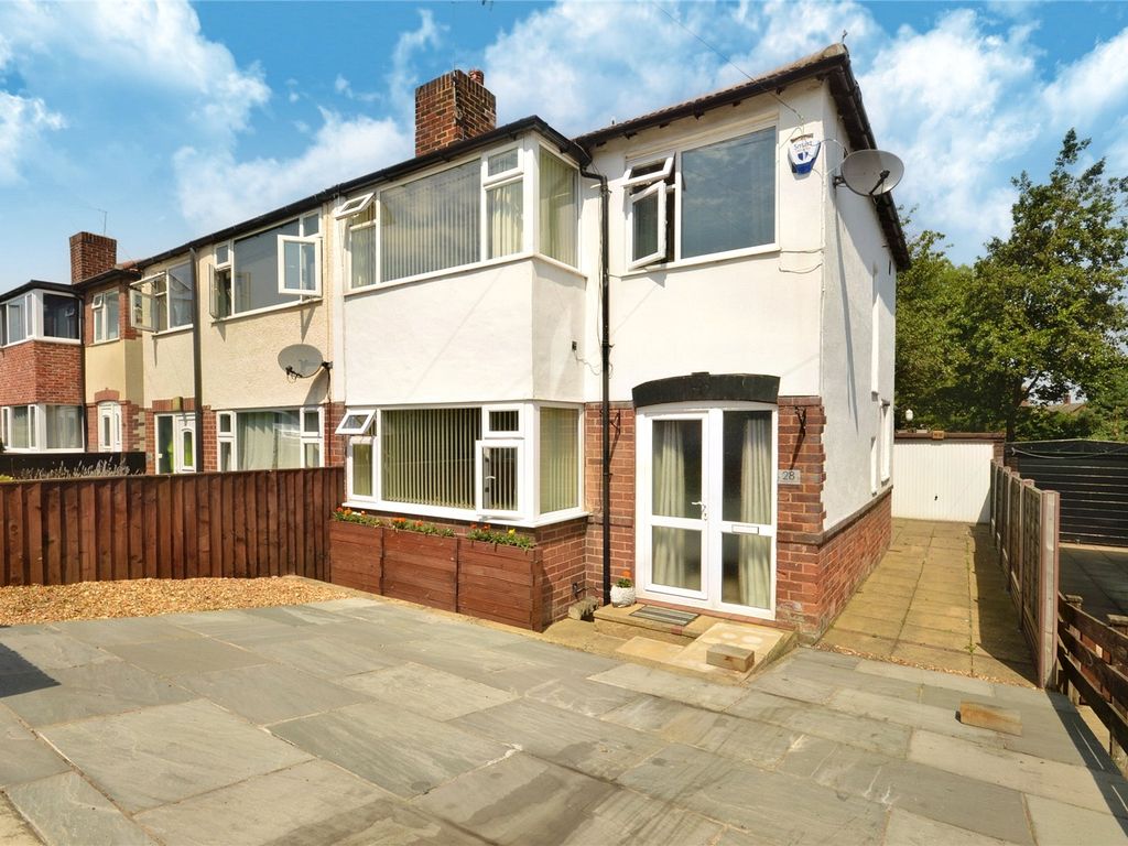 3 Bed Semi Detached House For Sale In Southleigh Crescent Leeds West