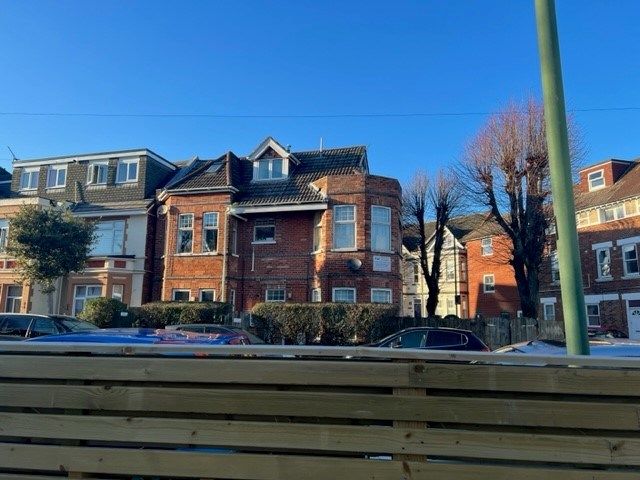 1 bed flat to rent in 1 Cecil Road, Bournemouth BH5, £795 pcm - Zoopla