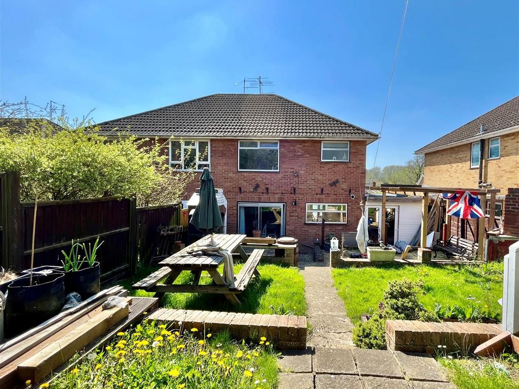 3 Bed Semi Detached House For Sale In Bodiam Avenue Tuffley