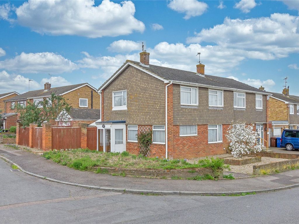 3 Bed Semi Detached House For Sale In Gadby Road Sittingbourne Kent