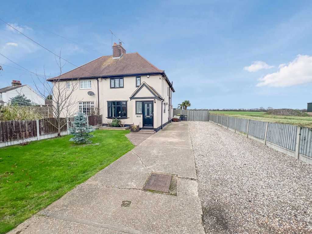 4 Bed Semi Detached House For Sale In Hall Road Rochford Ss4 £475 000