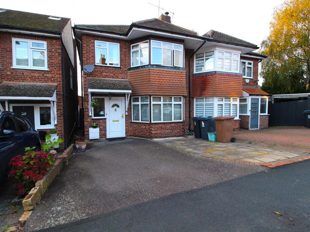 3 Bed Semi Detached House For Sale In Priors Wood Road Hertford Heath